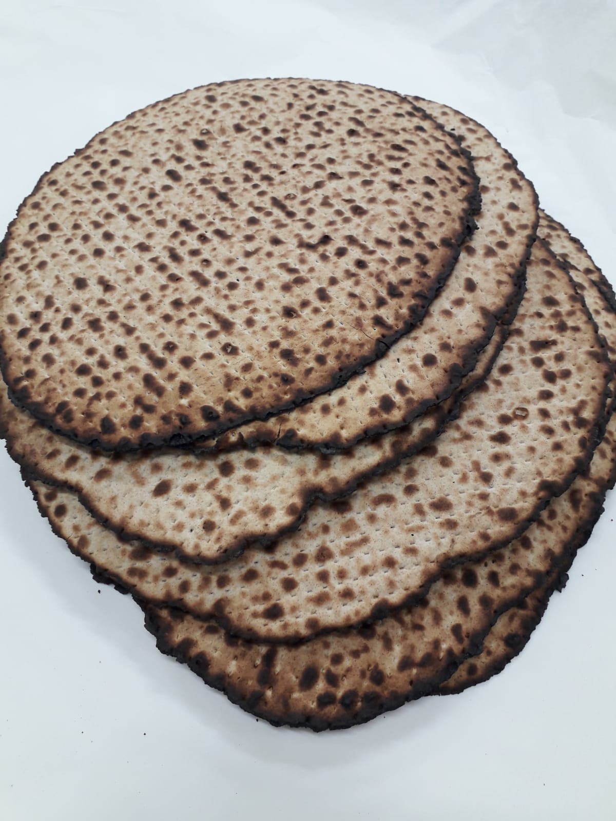 Spelt hand baked shmura matza - מצות יד כוסמין - Naomi Deli